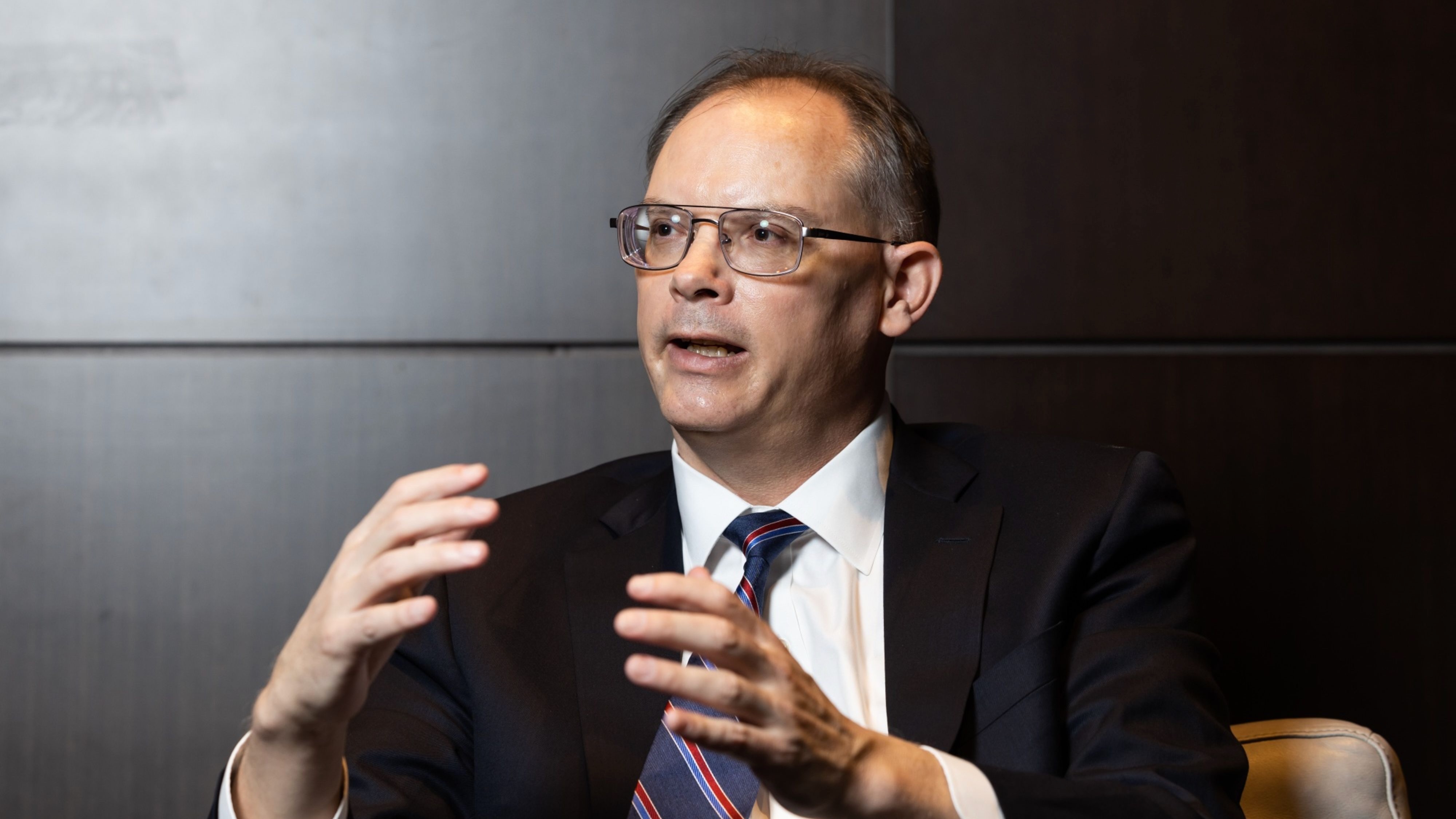 For Apple’s App Boss, a New Battle Nears — The Information