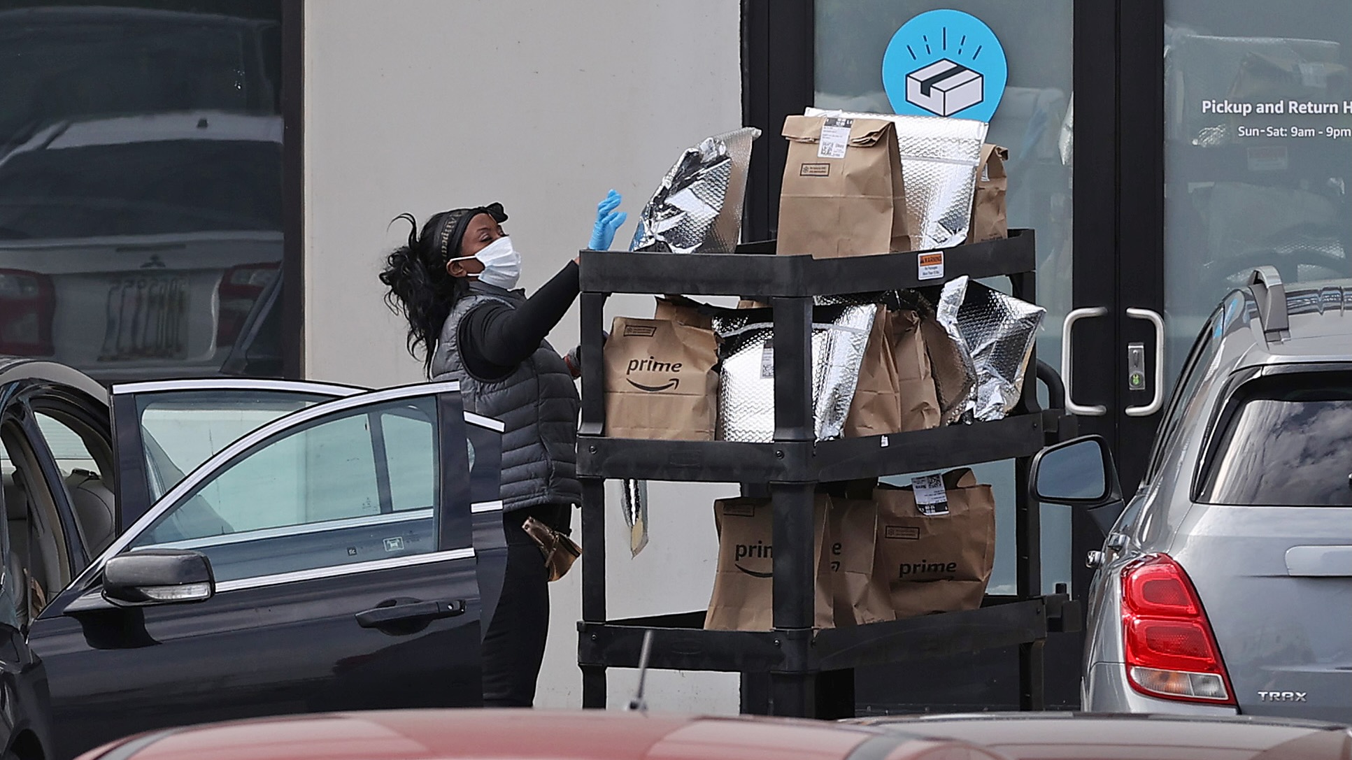 Delivering in the Dark, Amazon’s Gig Drivers Face Guns and Death — The ...