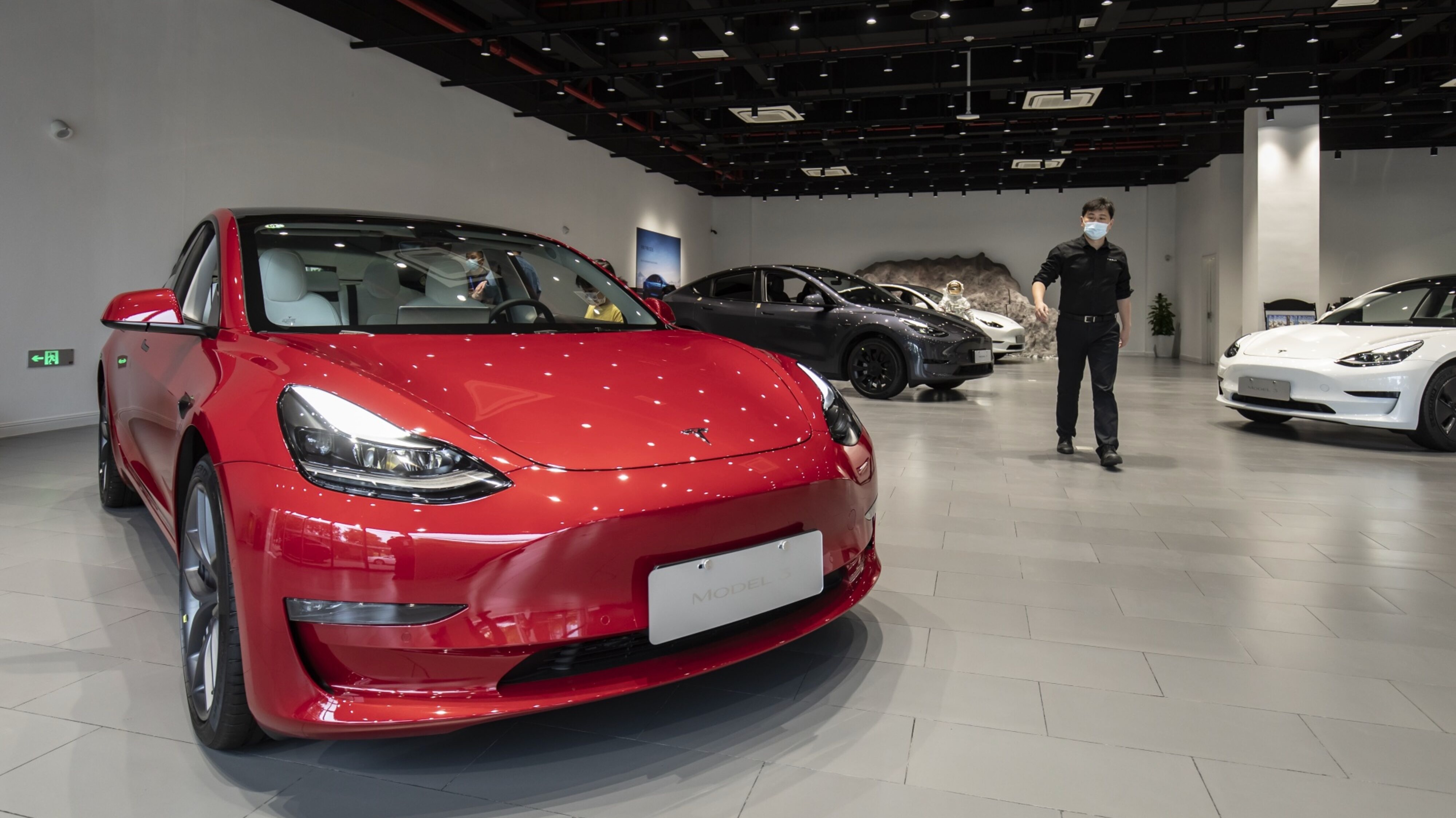 Tom Zhu: The Hardcore Tesla Executive Who Gets Stuff Done for Elon Musk ...